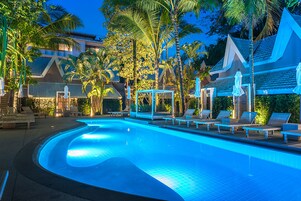 2 piscinas exteriores 