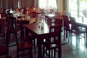 Pequenos-almoços, almoços e jantares servidos 