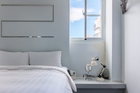 Secretária, quartos insonorizados, Wi-fi grátis