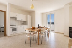 Apartamento, 2 quartos (6 pax) | Cozinha privada | Um frigorífico/congelador grande
