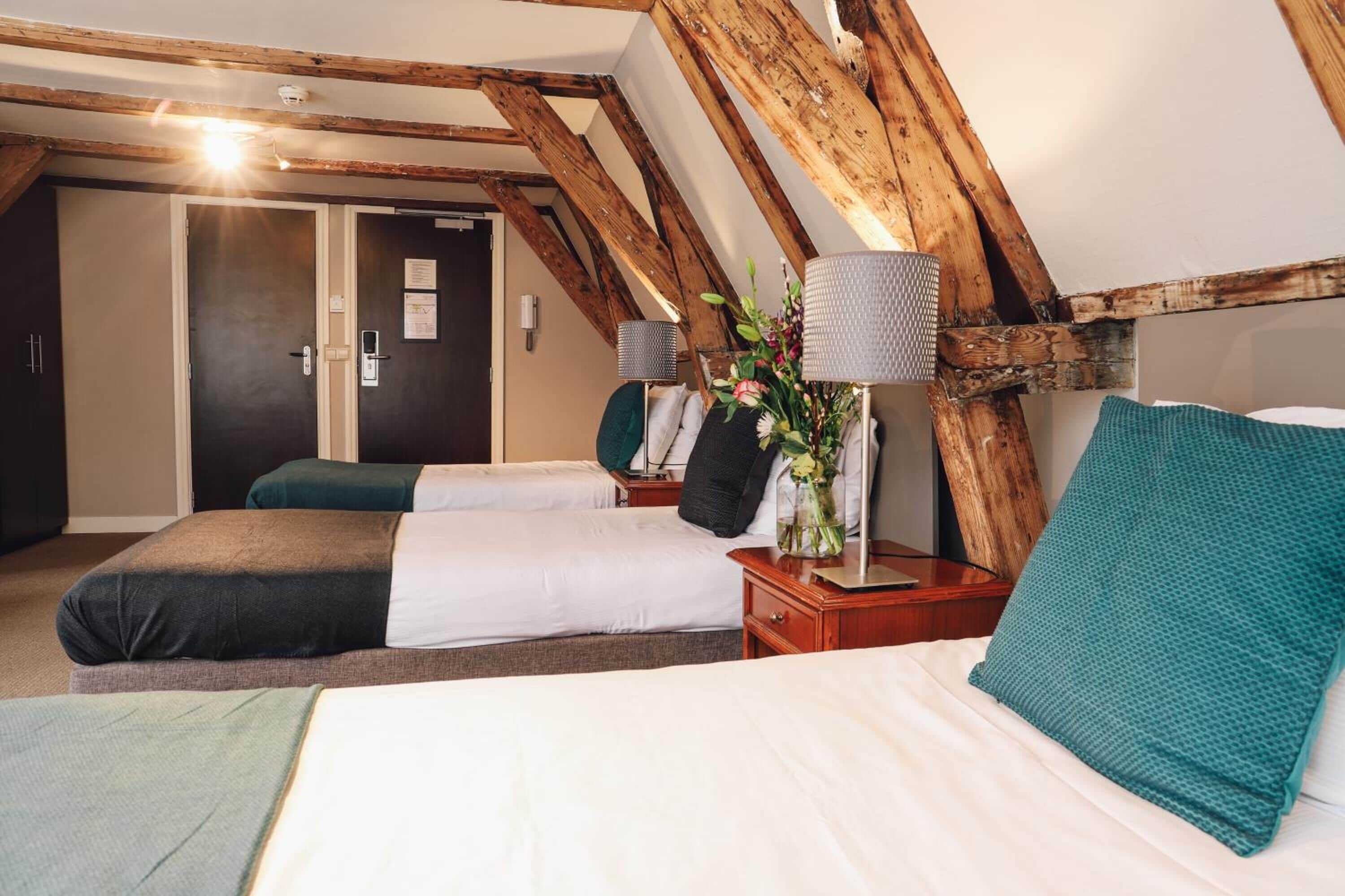 Cofre no quarto, secretária, ferro/tábua de engomar, Wi-fi grátis 