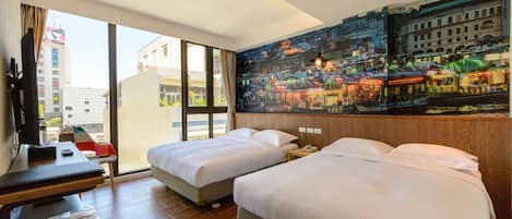 Quarto quádruplo clássico | 1 quarto, roupas de cama premium, escrivaninha