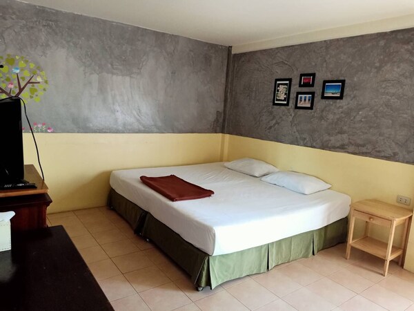 Phunyanuch Hotel - Hua Hin