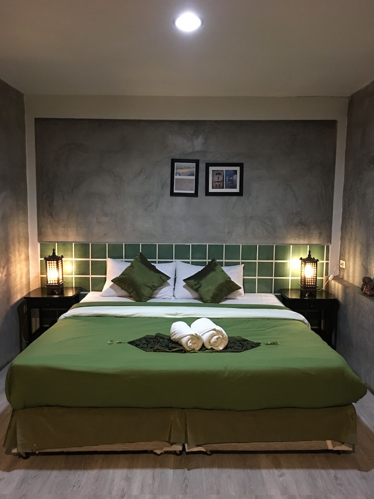 Phunyanuch Hotel - Hua Hin