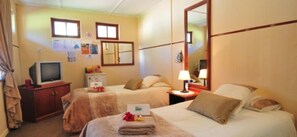 Roupa de alta qualidade, minibar, cofre no quarto, Wi-fi grátis