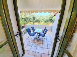 Quarto casal, sacada | Cofres nos quartos, quartos à prova de som