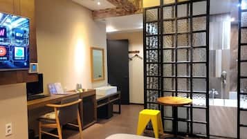 Quarto casal premium, para não fumantes | Individualmente decorados, individualmente mobiliados, escrivaninha