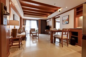 Quarto luxo | Cofres nos quartos, Wi-Fi de cortesia