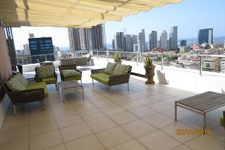 Terraço/pátio interior. RK Suite Hotel