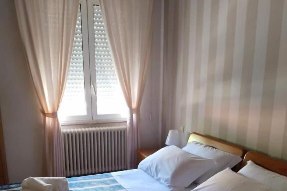 Apartamento | Cofre no quarto, Wi-fi grátis, roupa de cama fornecida
