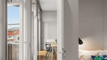 Apartamento superior, 1 quarto | 1 quarto, roupas de cama premium, edredons de pluma