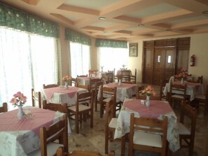 Pequeno-almoço continental diário incluído 