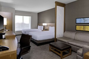 Secretária, quartos insonorizados, ferro/tábua de engomar 