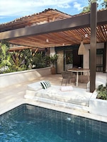 Quarto casal ou duplo família, 2 quartos, piscina particular, vista para o pátio | Piscina particular