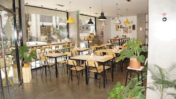 Pequeno-almoço continental diário incluído