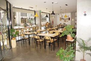 Café da manhã continental grátis todos os dias