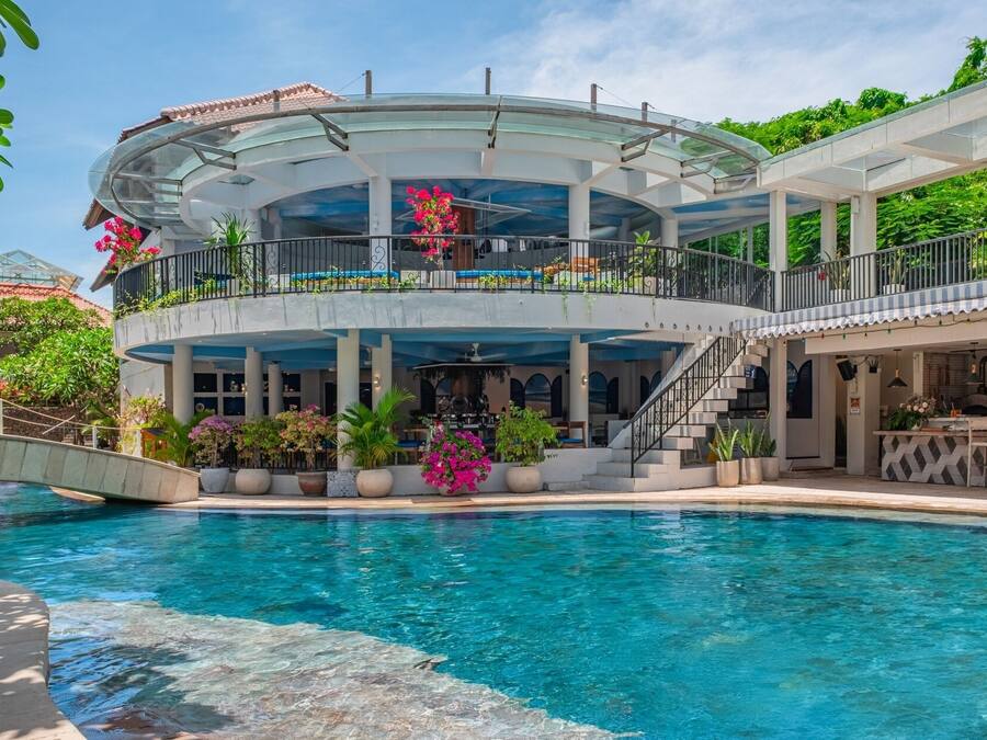 2 piscinas exteriores, espreguiçadeiras