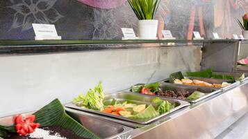 Café da manhã com buffet todos os dias mediante uma taxa