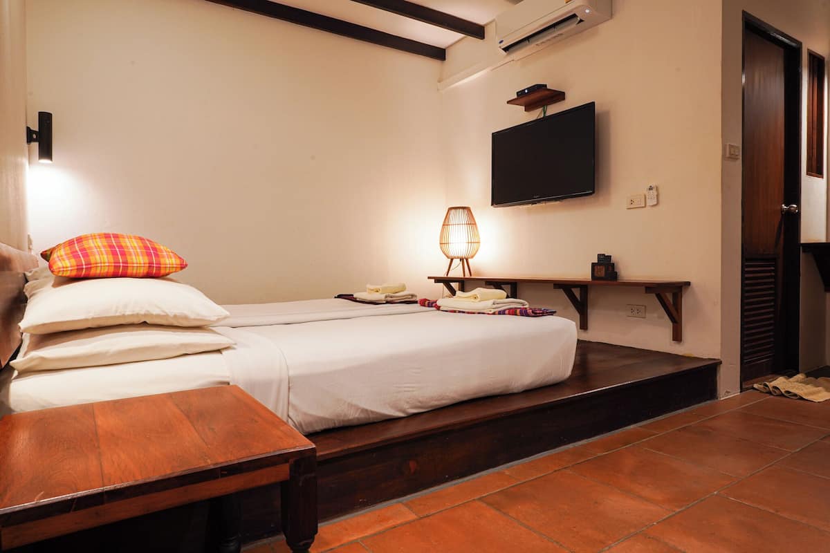 Estúdio Deluxe, 1 cama king-size | Minibar, Wi-fi grátis, com decoração personalizada