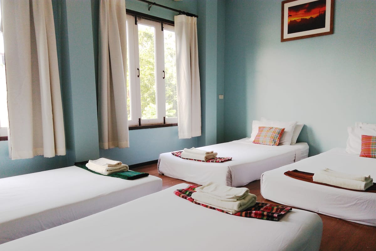 Suite Familiar | Minibar, Wi-fi grátis, com decoração personalizada
