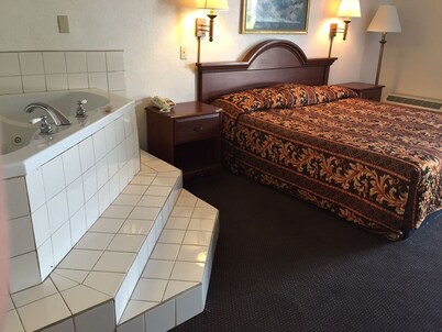 Ashburn Inn & RV Park