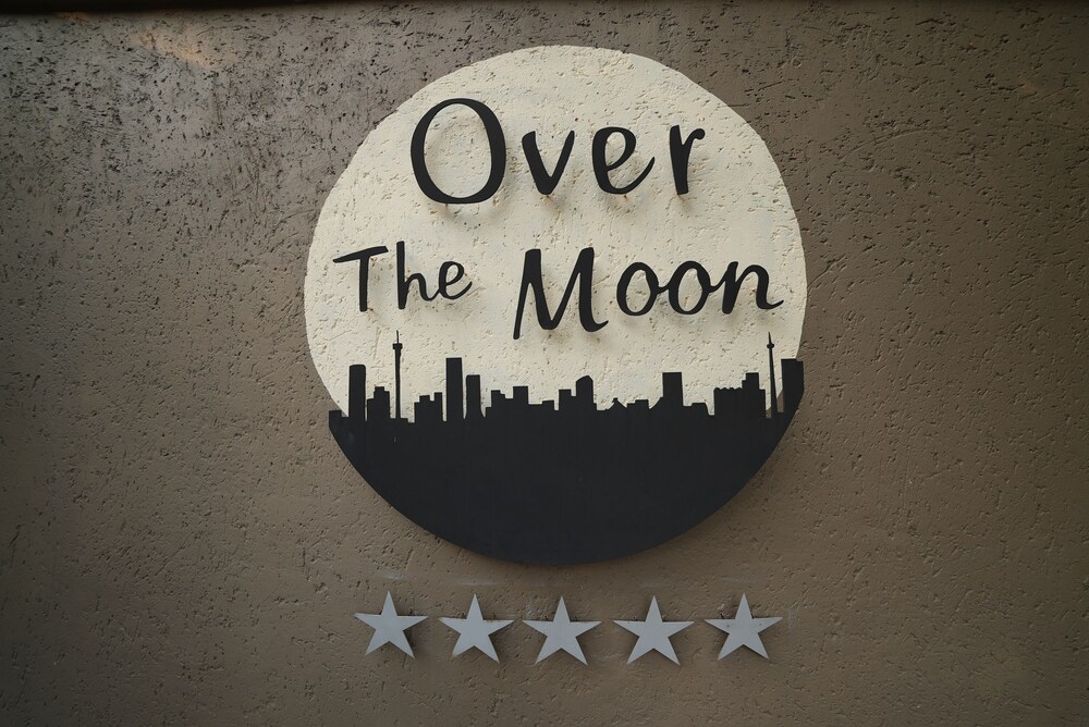 Over The Moon Guesthouse - Johannesburg