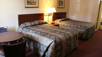 Quarto Duplo, 2 camas de casal | Secretária, quartos insonorizados, ferro/tábua de engomar, Wi-fi grátis