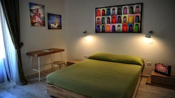 Apartamento, 1 quarto, varanda | 1 quarto, minibar, secretária, cortinas/cortinados opacos