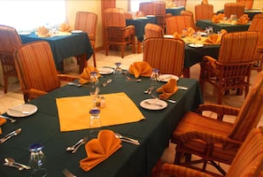 Café da manhã, almoço e jantar