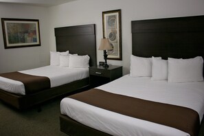 Quarto Standard, 2 camas queen-size | Com mobília individualizada, secretária, Wi-fi grátis 