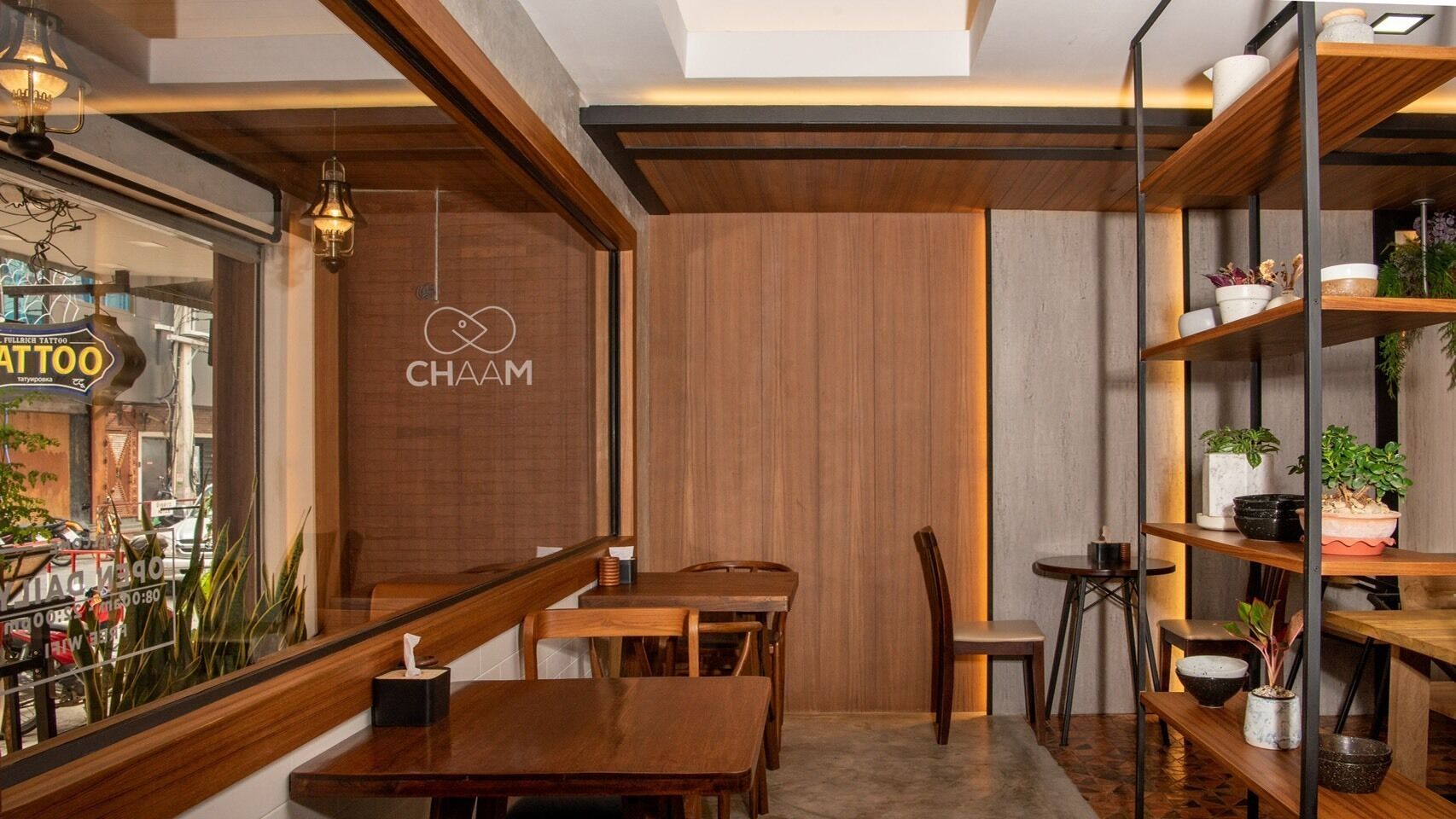 Pequenos-almoços, almoços, jantares servidos, cozinha internacional 