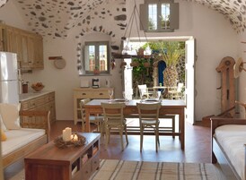 Casa Tradicional, 1 quarto (Pori) | Cozinha privada | Um frigorífico, uma placa de cozinha, uma cafeteira/bule 