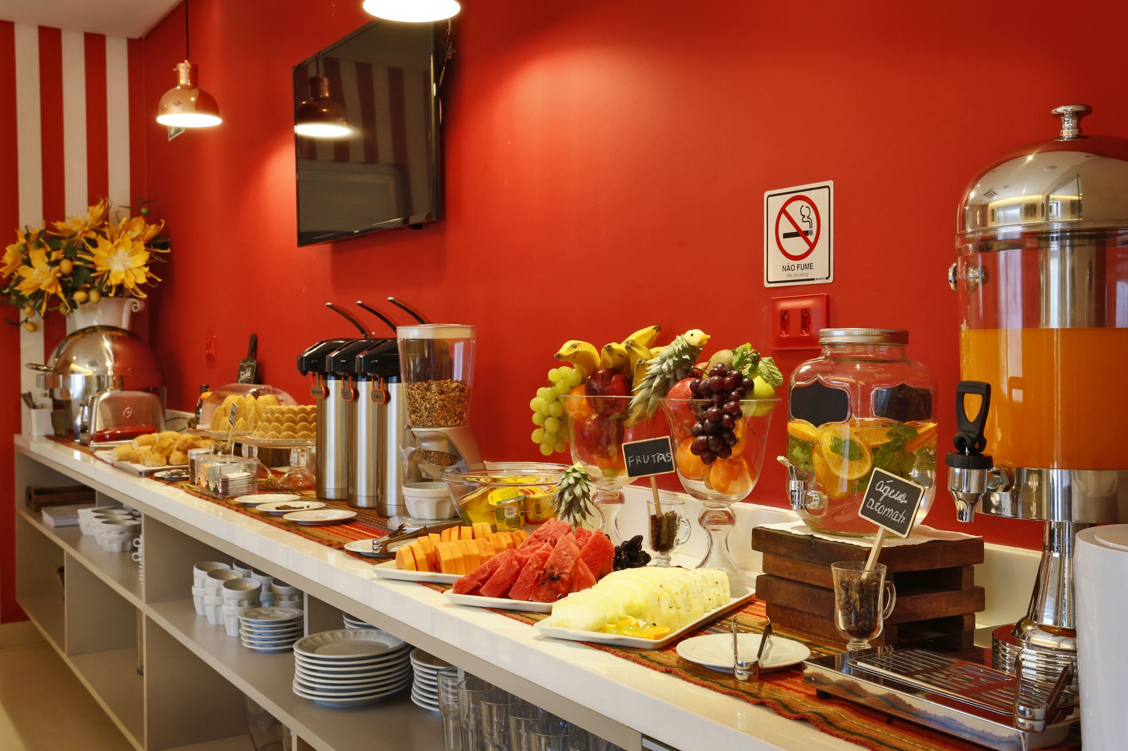 Café da manhã continental grátis todos os dias