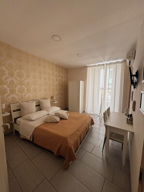 Quarto casal standard, 1 cama de casal | Roupas de cama premium, cofres nos quartos, individualmente decorados