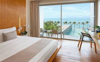 Deluxe Seaview Double or Twin Room | Frigobar, cofres nos quartos, escrivaninha