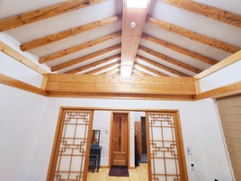 2. Deluxe Family Room | Camas de colchão Select Comfort, cofre no quarto, quartos insonorizados 