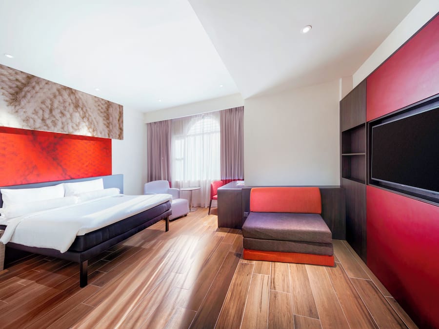 Suíte, 1 cama Queen e sofá-cama | Frigobar, cofres nos quartos, escrivaninha