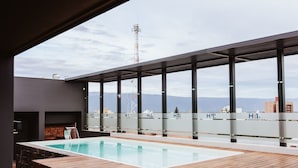 Piscina exterior sazonal