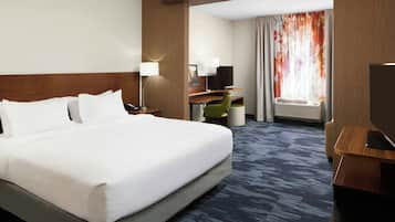 Suite, 1 cama king-size e sofá-cama | Roupa de alta qualidade, cofre no quarto, secretária