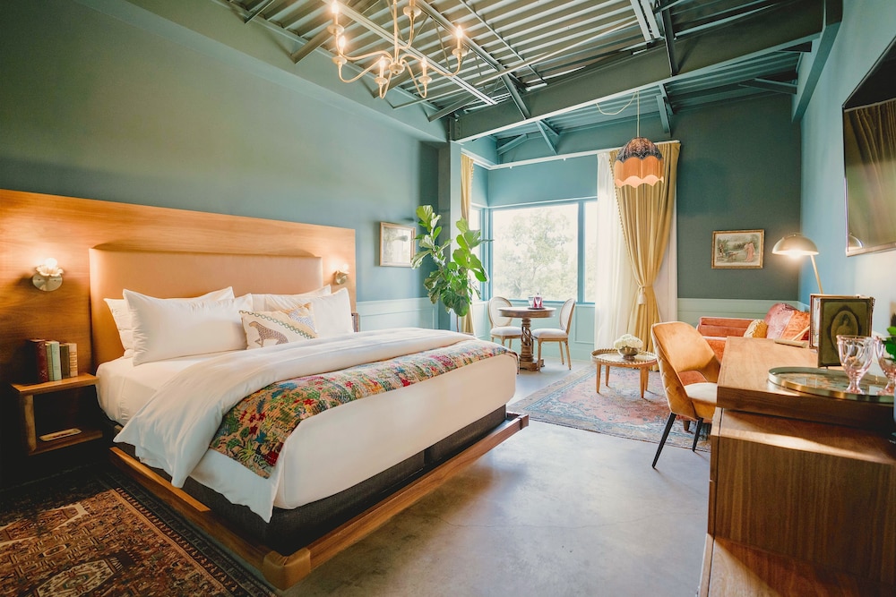 The Frances Modern Inn - Austin, TX