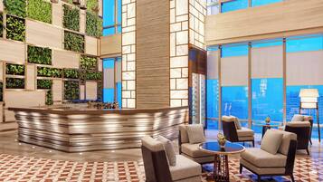 2 bares/lounges, bar na cobertura