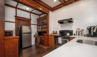 Apartamento | Cozinha privada | Um frigorífico, um micro-ondas, uma cafeteira/bule 