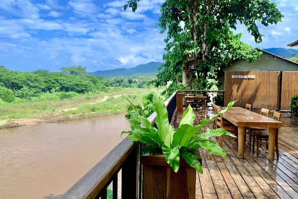 Café da manhã, almoço e jantar; culinária tailandesa