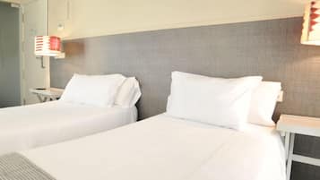 Quarto duplo | Roupas de cama premium, edredons de pluma, frigobar, cofres nos quartos