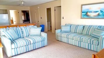 Apartamento em Condomínio Fechado, 3 quartos | Sala | Televisor, leitor de DVD