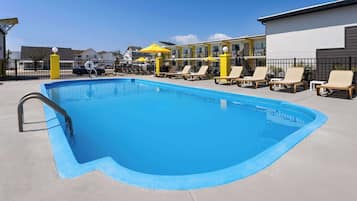 2 piscinas exteriores