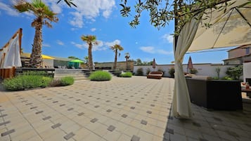 Apartamento, 2 quartos, vista para a piscina (2) | Vista do quarto