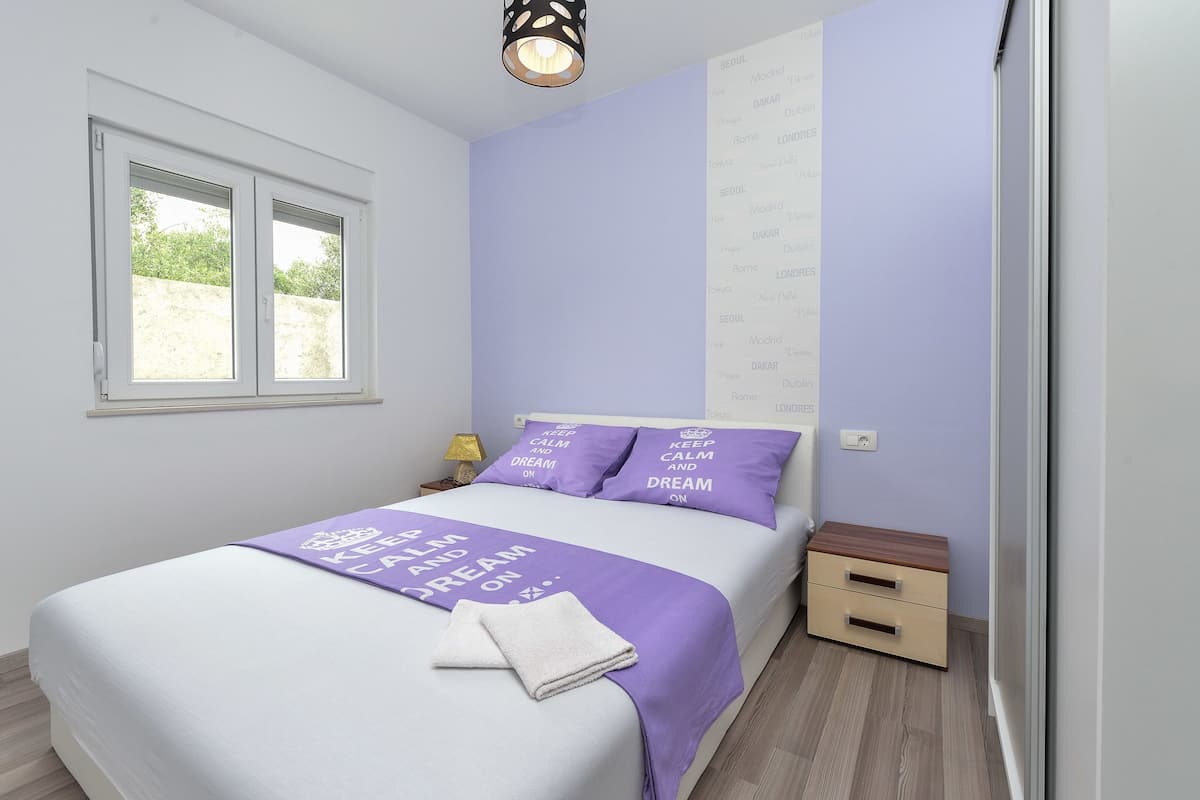 1 quarto, secretária, quartos insonorizados, Wi-fi grátis