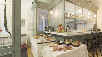 Pequeno-almoço tipo buffet diário incluído