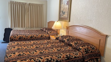 Quarto casal standard, 2 camas de casal | Ferros/tábuas de passar roupa, Wi-Fi de cortesia